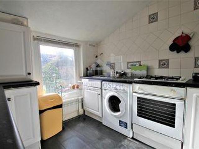 1 Bedrooms Flat for rent in Carminia Road, Balham, London SW17