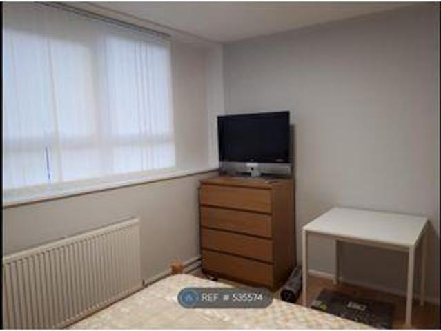 1 Bedrooms Flat for rent in Castlecombe Drive, London SW19