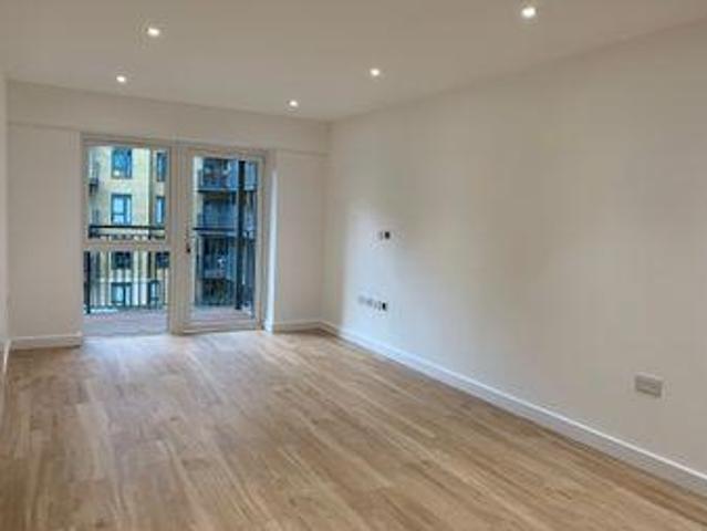 1 Bedrooms Flat for rent in Castleton House, 26 Adrodrome Road, London NW9