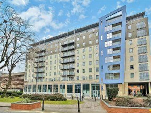 1 Bedrooms Flat for rent in Church Street East, Horsell, Woking GU21
