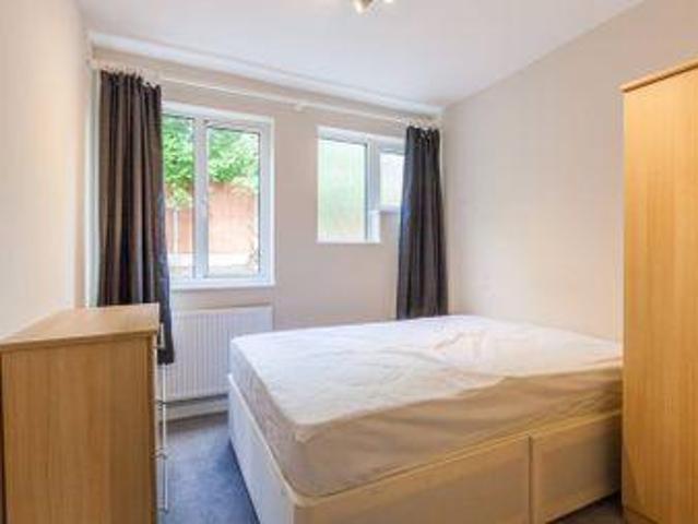 1 Bedrooms Flat for rent in Churston Close, Tulse Hill, London SW2