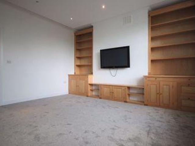 1 Bedrooms Flat for rent in Chalcot Square, London NW1