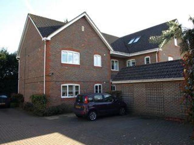 1 Bedrooms Flat for rent in Chapel Lane, Farnborough GU14