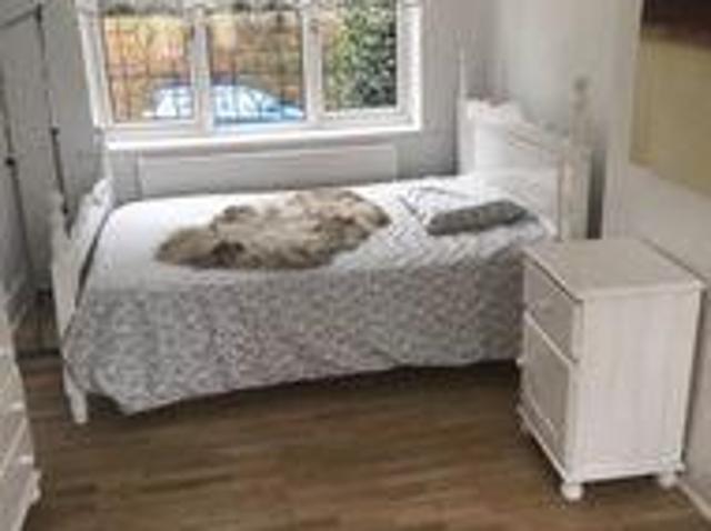 1 Bedrooms Flat for rent in Charteris Road, London IG8