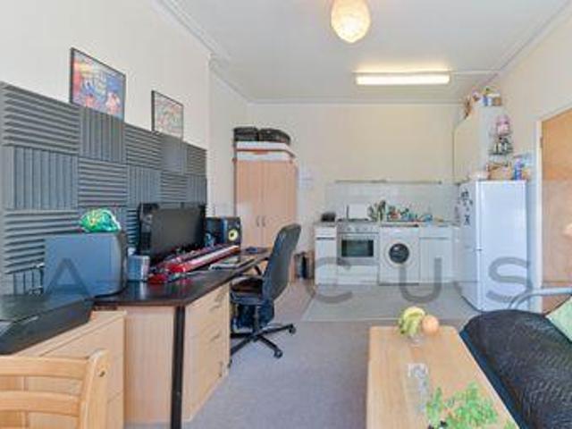 1 Bedrooms Flat for rent in Chatsworth Road, Kilburn NW2
