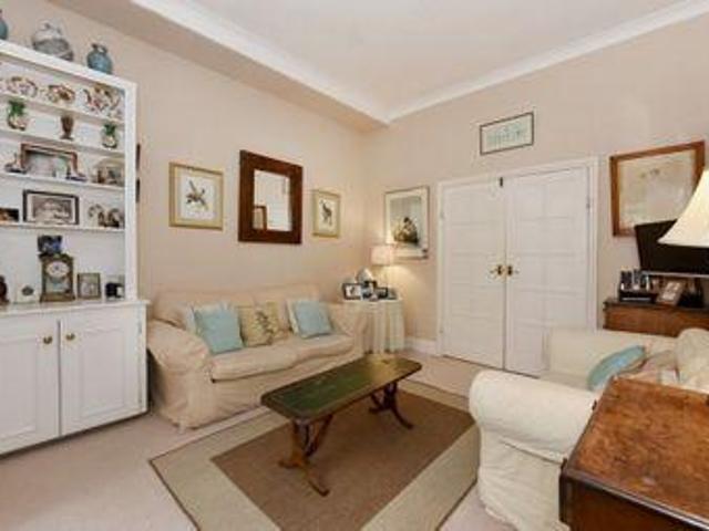 1 Bedrooms Flat for rent in Chesilton Road, Parsons Green SW6