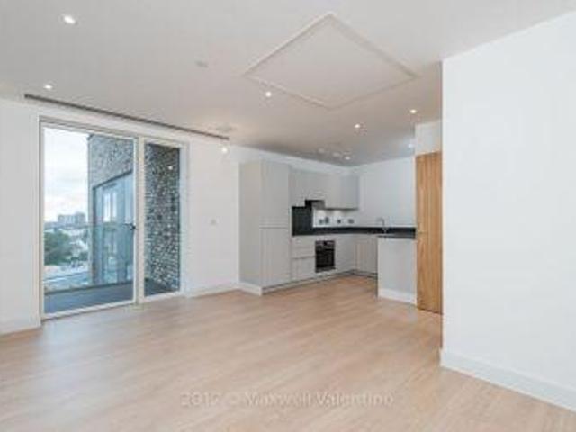 1 Bedrooms Flat for rent in Cherry Orchard Road, Croydon CR0