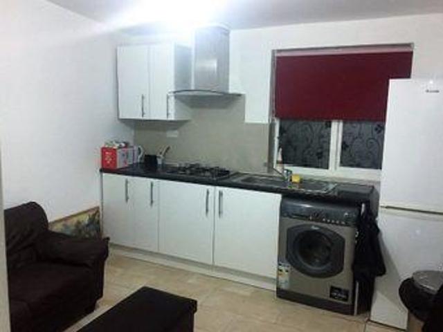 1 Bedrooms Flat for rent in Christchuch Road, Collierswood SW19