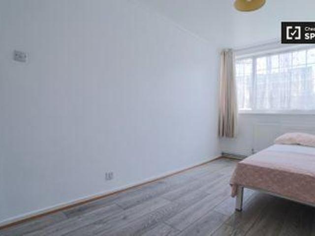 1 Bedrooms Flat for rent in Clearbrook Way, London E1