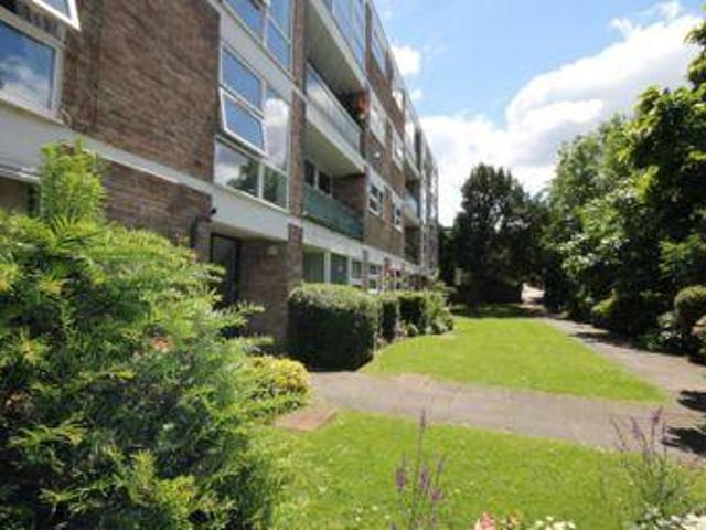 1 Bedrooms Flat for rent in Clivedon Court, Scotch Common, Ealing, London W13