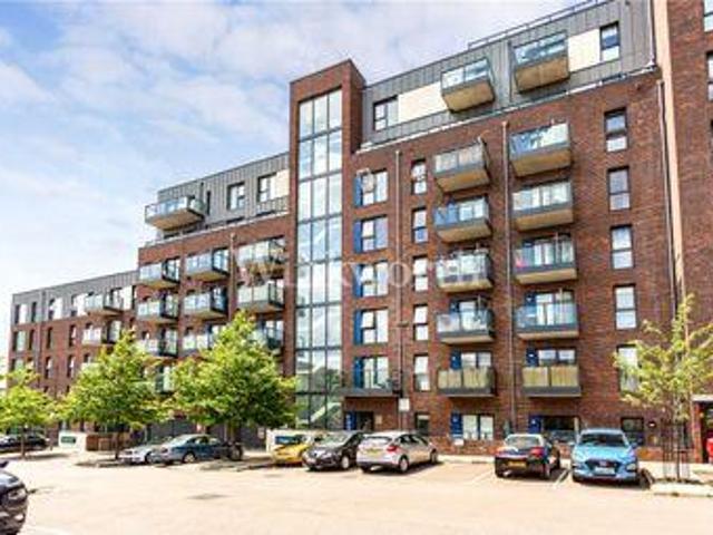 1 Bedrooms Flat for rent in Crested Court, 3 Shearwater Drive, London NW9