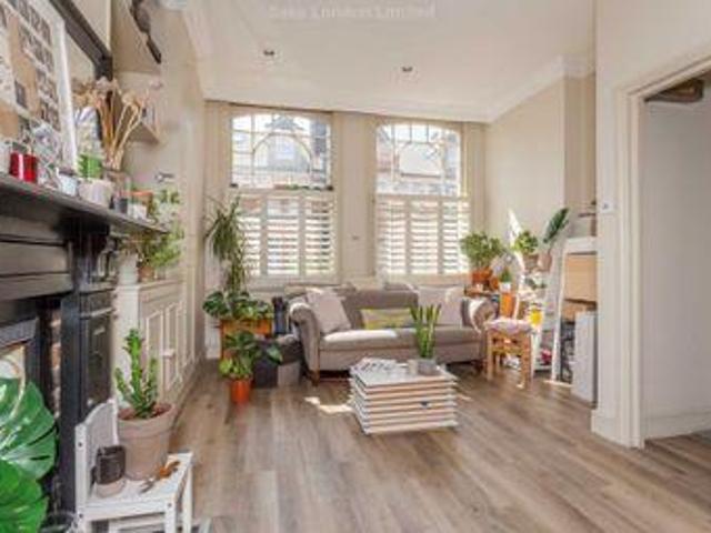 1 Bedrooms Flat for rent in Crockerton Road, London SW17