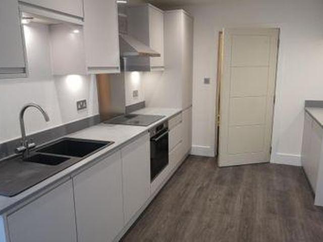 1 Bedrooms Flat for rent in Crockhamwell Road, Reading RG5