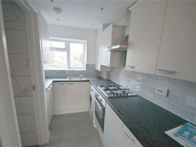 1 Bedrooms Flat for rent in Cross Court, Plomer Green Avenue, Downley, High Wycombe HP13
