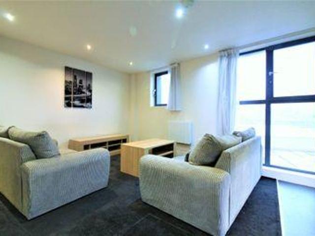 1 Bedrooms Flat for rent in Crown Point Road, Hunslet, Leeds LS10