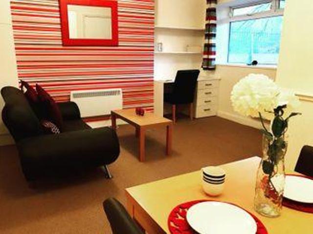 1 Bedrooms Flat for rent in Cumberland Court, Headingley, Leeds LS6