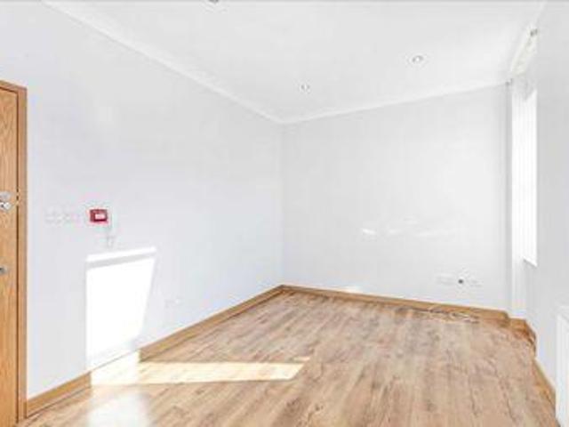 1 Bedrooms Flat for rent in Amen Corner, London SW17