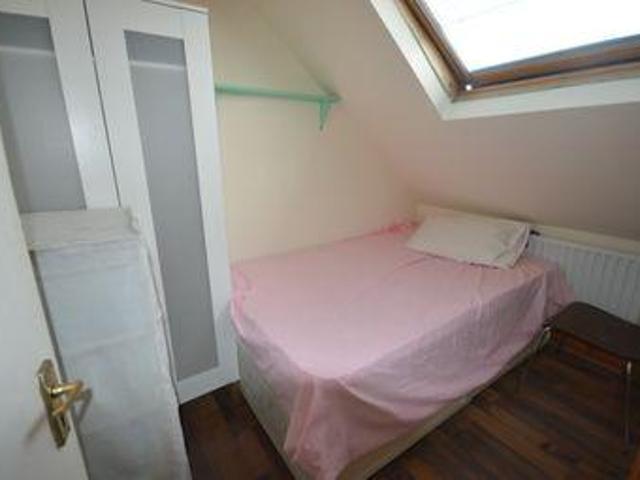 1 Bedrooms Flat for rent in Adelaide Grove, Shepherds Bush W12