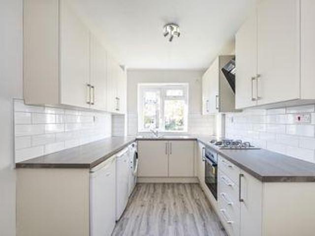 1 Bedrooms Flat for rent in Adelaide Road, Surbiton KT6