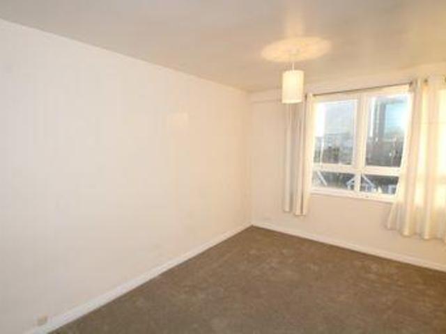 1 Bedrooms Flat for rent in Altyre Road, Croydon CR0
