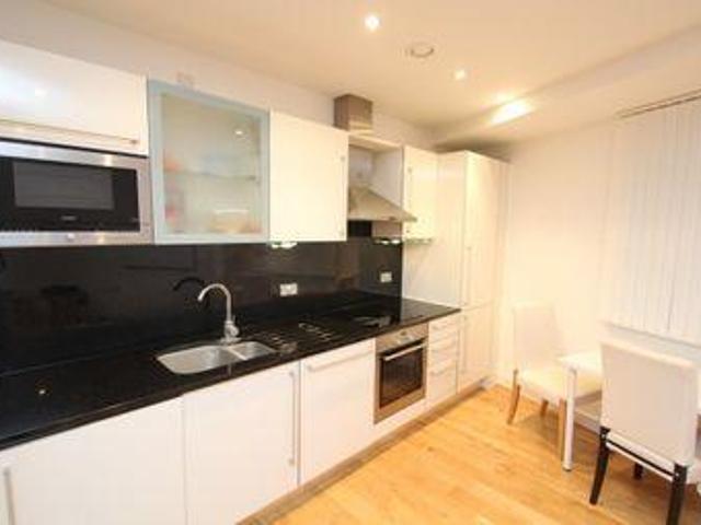 1 Bedrooms Flat for rent in Altyre Road, Croydon CR0
