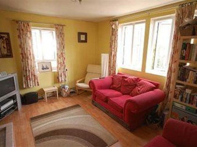 1 Bedrooms Flat for rent in Aldine Court, Caxton Road, Shepherds Bush W12