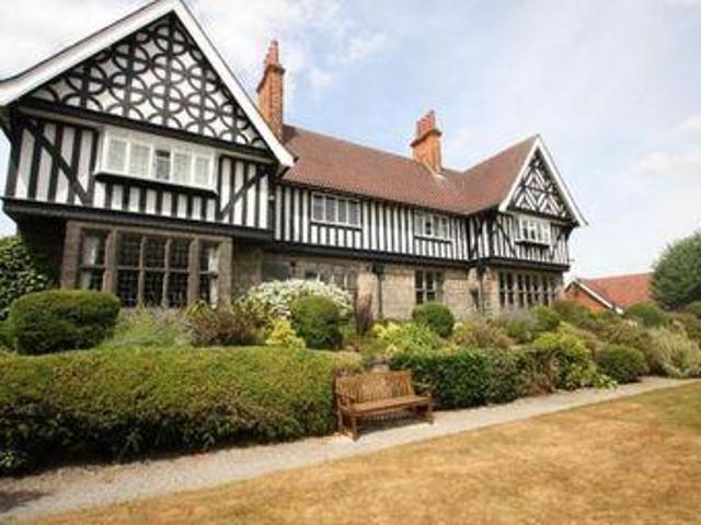1 Bedrooms Flat for rent in Allerton Park, Leeds LS7