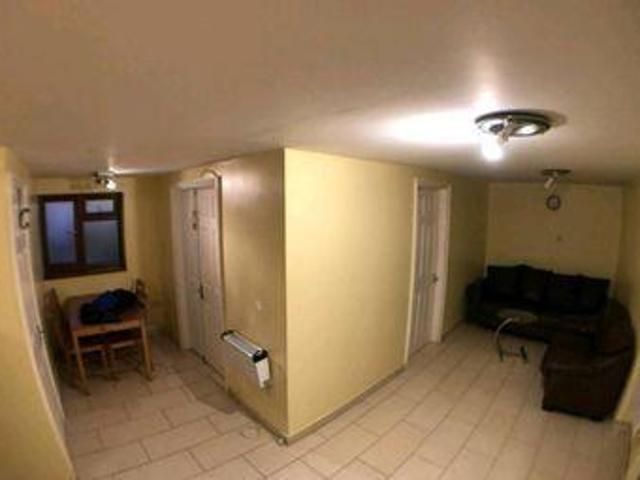 1 Bedrooms Flat for rent in Applegarth Drive, Newbury Park IG2