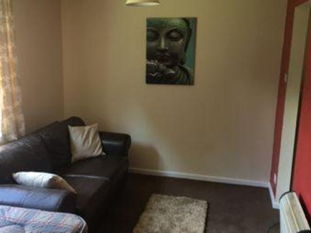 1 Bedrooms Flat for rent in Ascott Parade, Bradford BD7