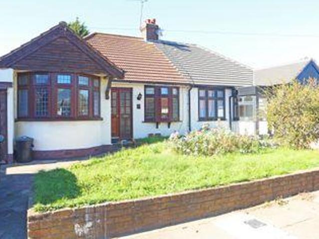 1 Bedrooms Flat for rent in Ashley Avenue, Ilford IG6