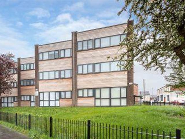 1 Bedrooms Flat for rent in Ashley Court, Hall Street, Manchester M27