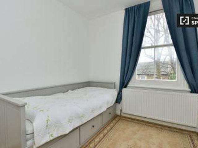 1 Bedrooms Flat for rent in Auriol Road, London W14