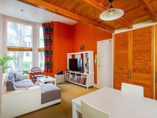 1 Bedrooms Flat for rent in Avenue Crescent, London W3