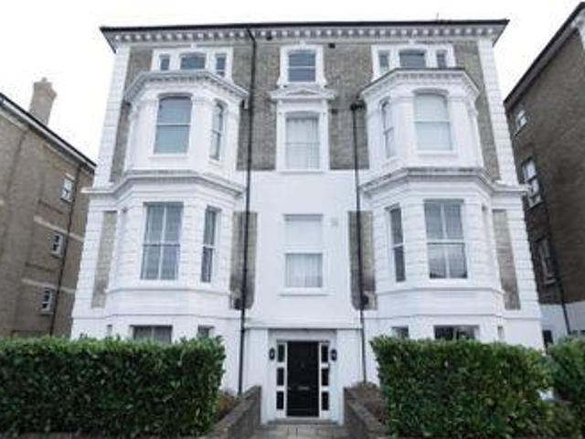 1 Bedrooms Flat for rent in Avenue Elmers, Surbiton KT6