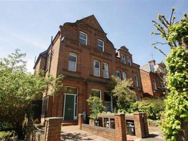 1 Bedrooms Flat for rent in Avenue Gardens, Acton, London W3