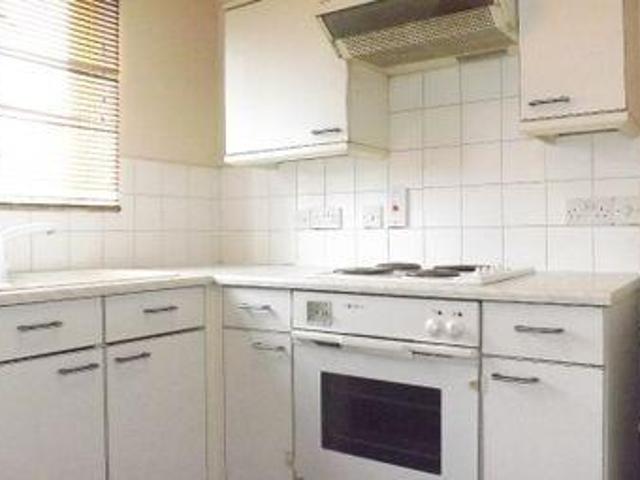 1 Bedrooms Flat for rent in Azalea Close Ilford, Ilford IG1