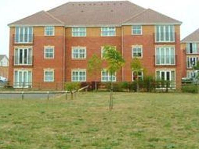 1 Bedrooms Flat for rent in Botham Drive, Slough SL1