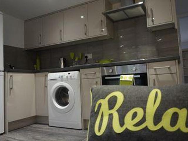1 Bedrooms Flat for rent in Back Meadow View, Leeds LS6