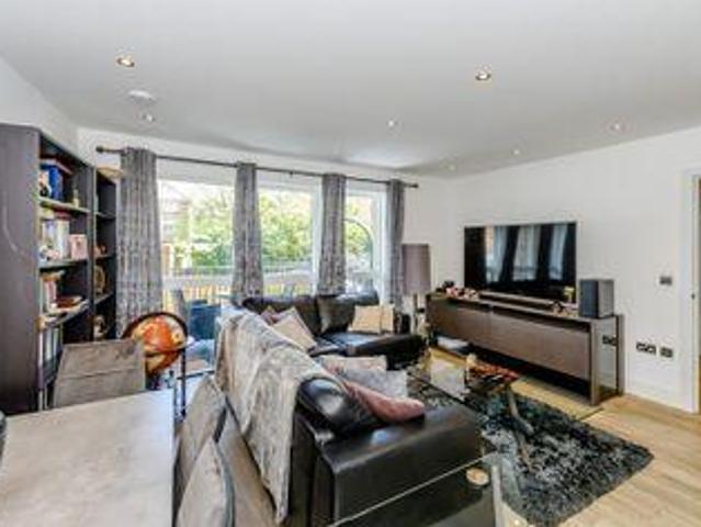 1 Bedrooms Flat for rent in Baldwin Court, Lyon Square, Lyon Road, Harrow HA1