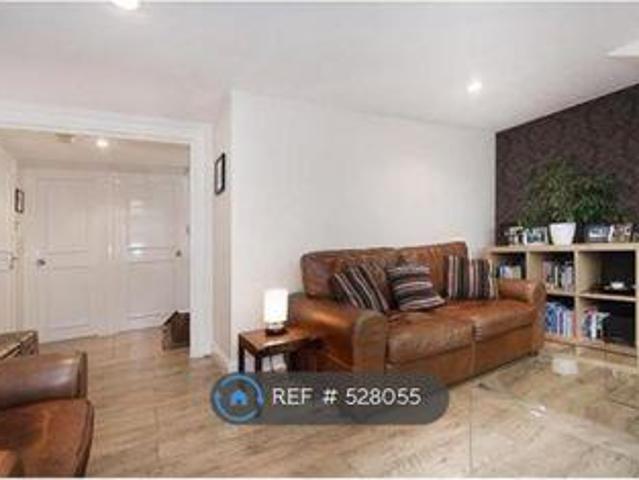 1 Bedrooms Flat for rent in Balham High Road, London SW12