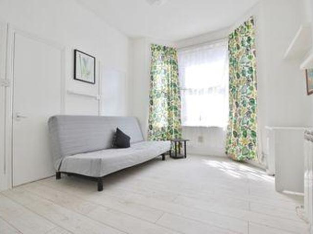 1 Bedrooms Flat for rent in Ballards Lane, London N3