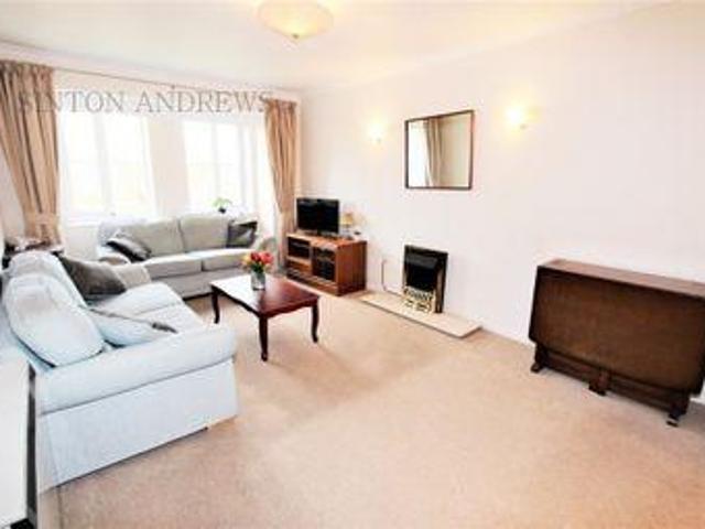 1 Bedrooms Flat for rent in Bampton Court, Blakesley Avenue, Ealing W5