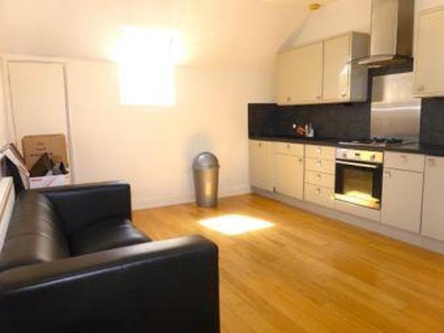 1 Bedrooms Flat for rent in Barclay Road, Croydon, Surrey CR0