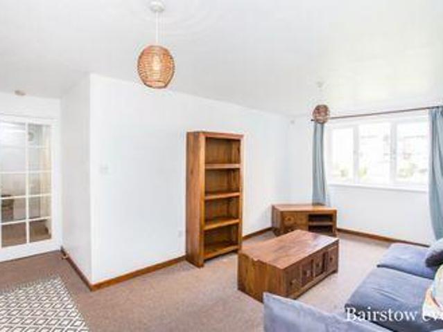 1 Bedrooms Flat for rent in Barbot Close, London N9