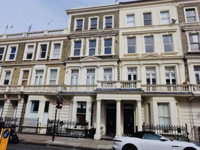 1 Bedrooms Flat for rent in Barons Court Road, London W14