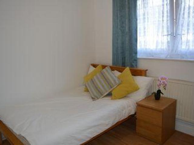 1 Bedrooms Flat for rent in Barnfield Road, London SE18
