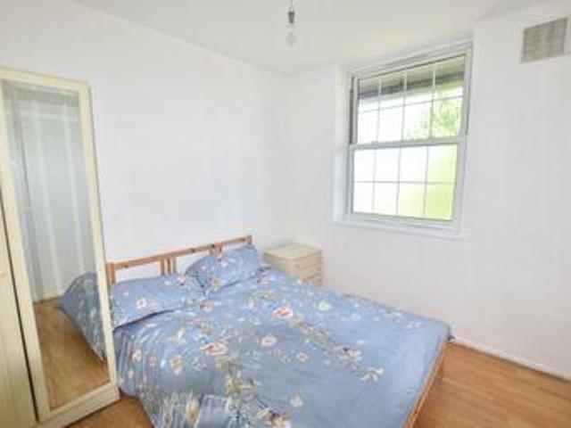 1 Bedrooms Flat for rent in Becklow Gardens, Shepherds Bush W12