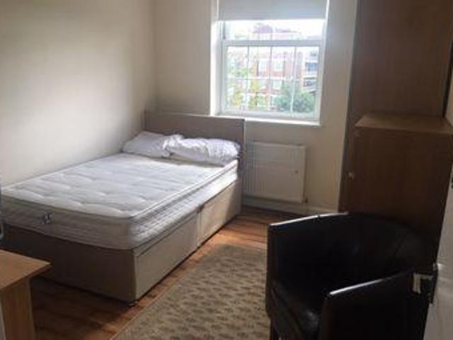 1 Bedrooms Flat for rent in Becklow Road, Shepherds Bush W12