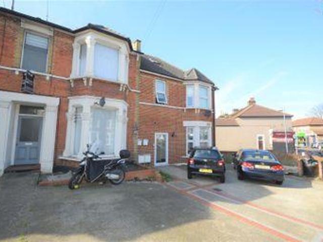 1 Bedrooms Flat for rent in Belgrave Road, Cranbrook, Ilford IG1