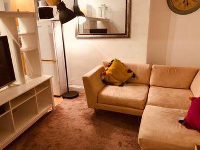 1 Bedrooms Flat for rent in Berriman Road, Islington N7